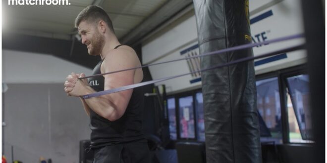BOSH! Johnny Fisher starts camp for big 2023 – Boxing News