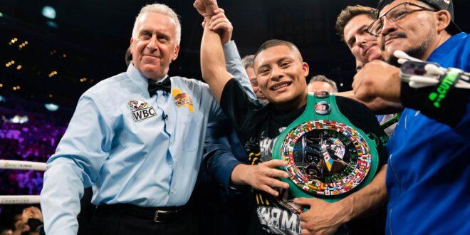 12 Rounds With … Isaac “Pitbull” Cruz – Boxing News